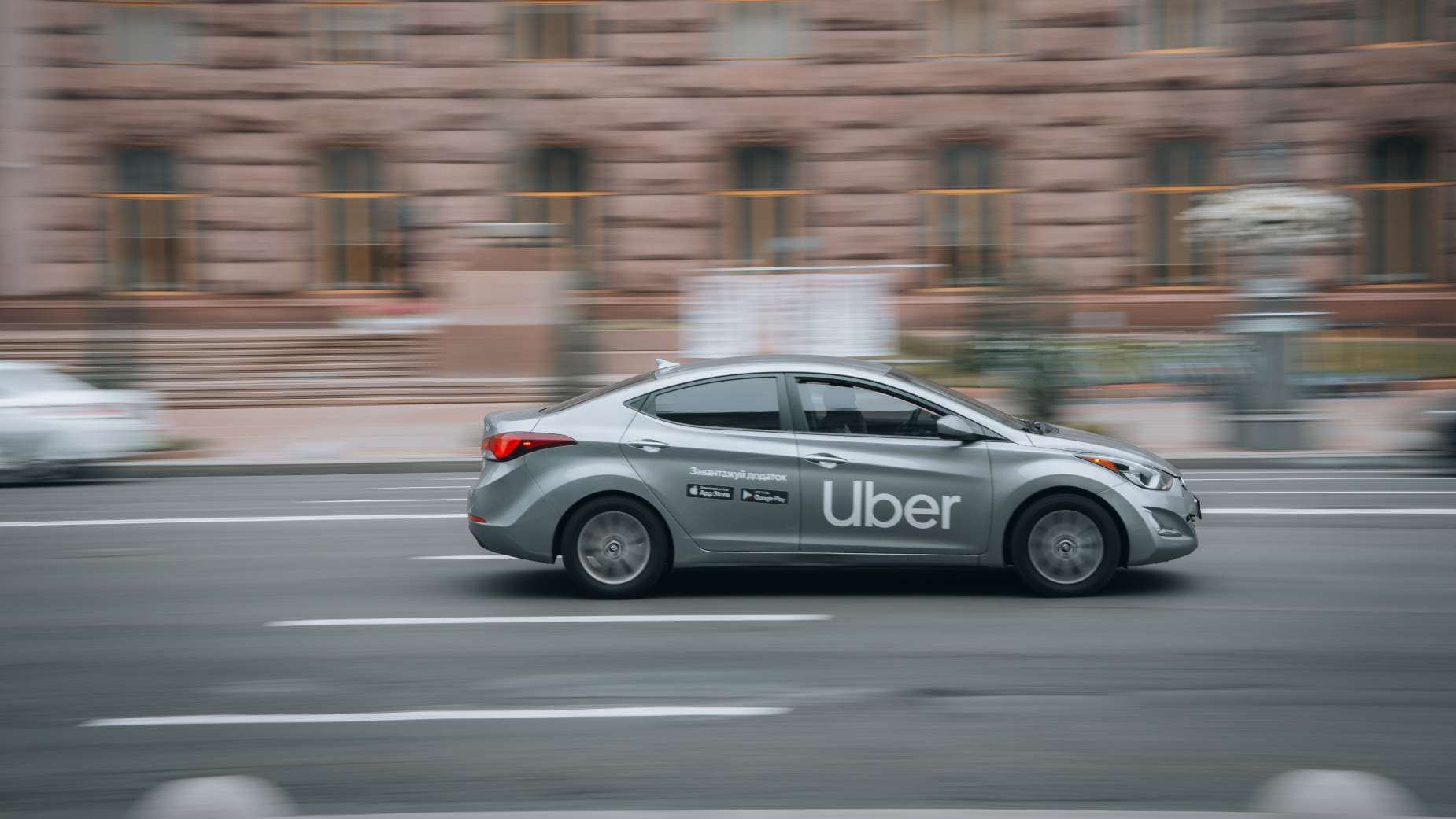 La curiosa fusión entre Uber y ChatGPT para apostar por los coches ...