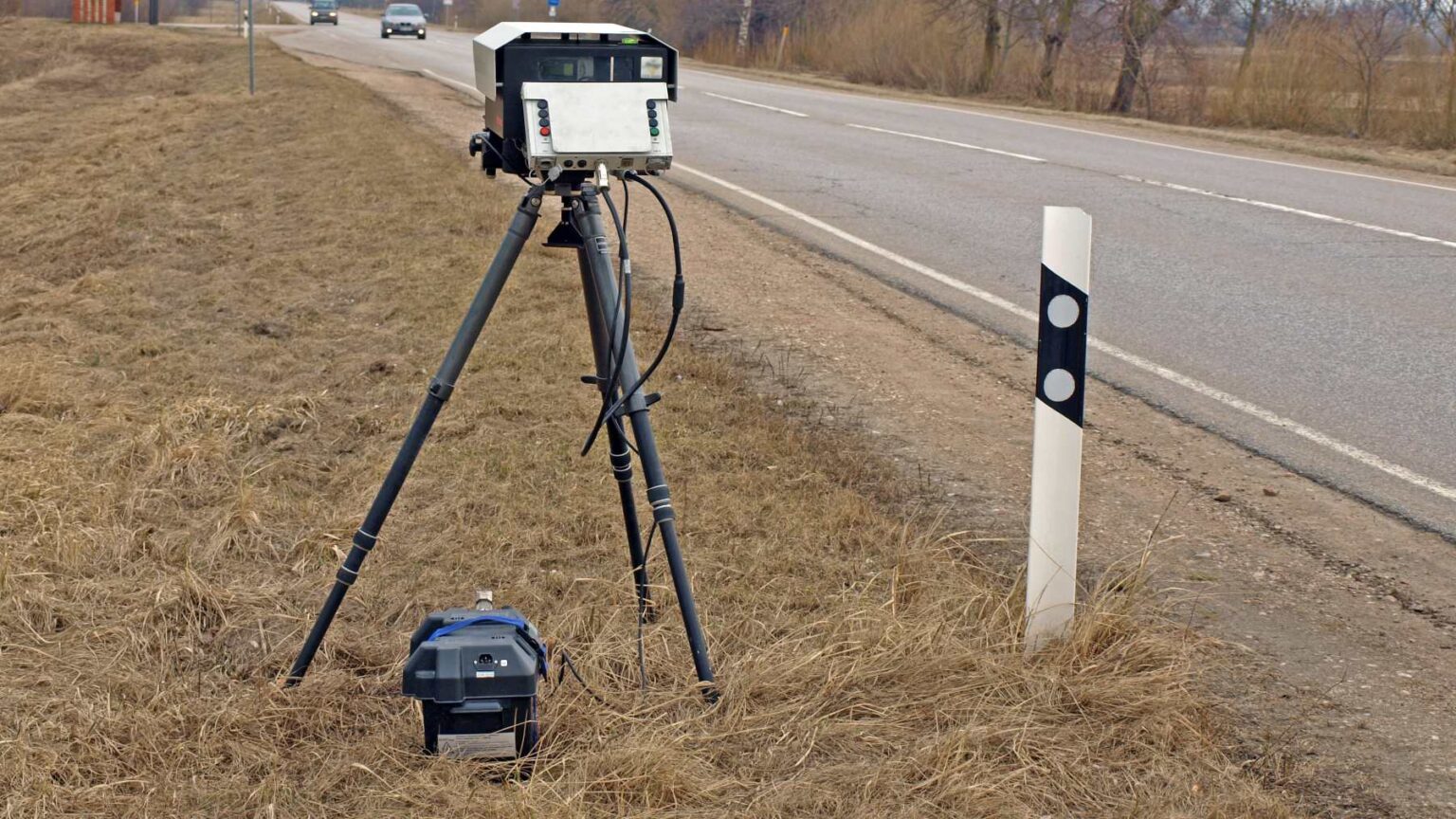 Oficial DGT: llegan a España los nuevos radares remolque y ya están ...