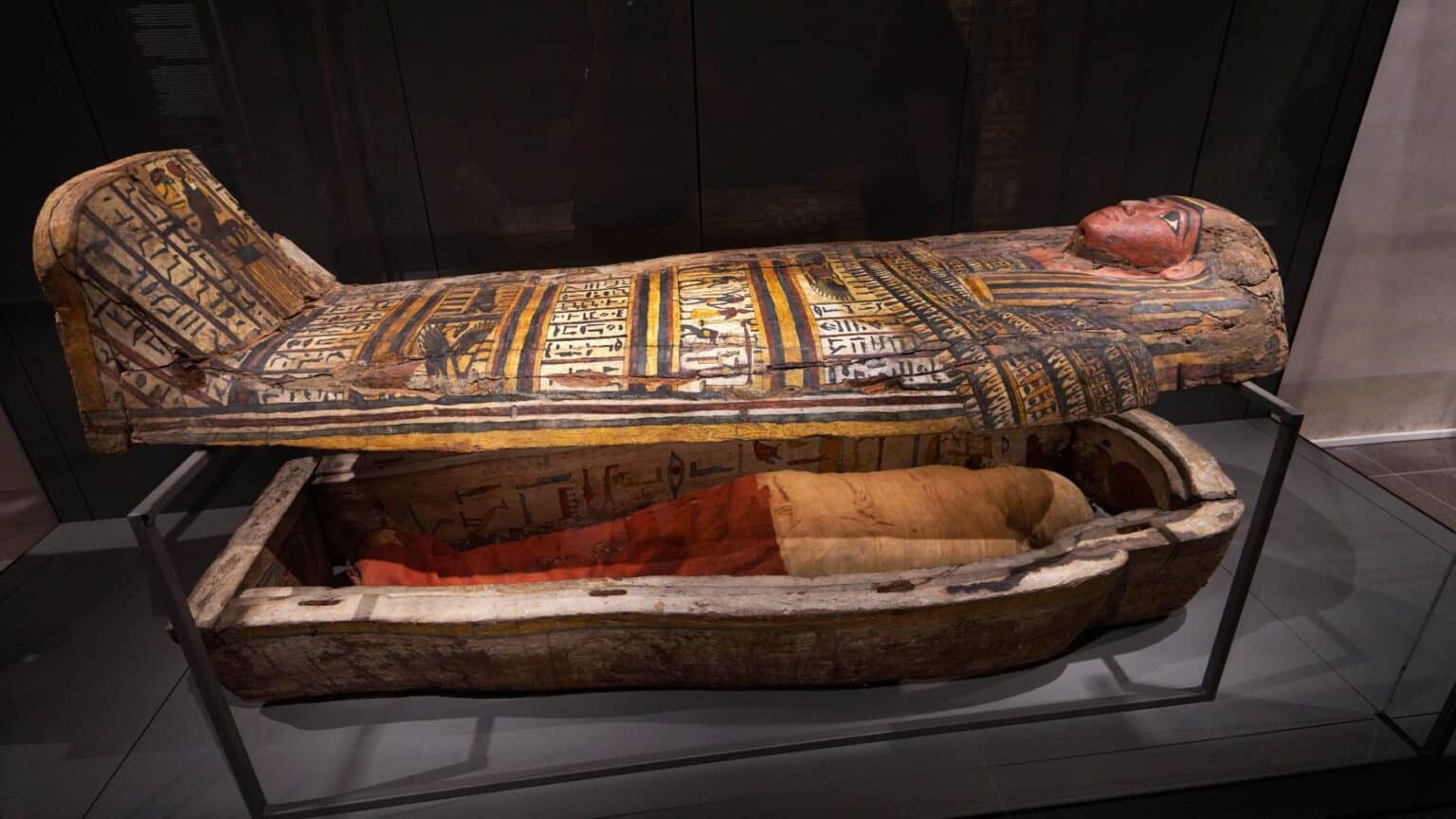 Goodbye to what we thought about Egypt - world's oldest mummies found ...