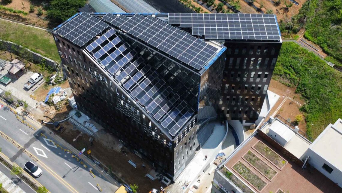 Goodbye to traditional solar panels - Korean technology turns any ...