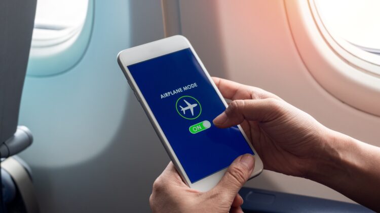 Confirmed by a pilot—this is what really happens if you leave your cell ...