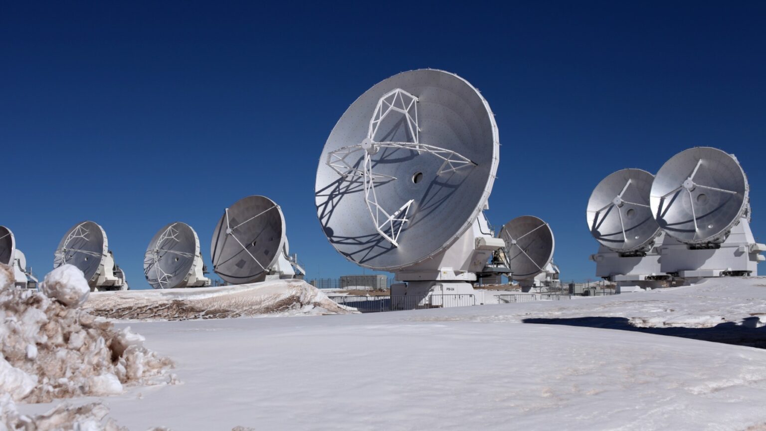 Farewell to the ALMA Observatory - an unexpected snowfall in the ...