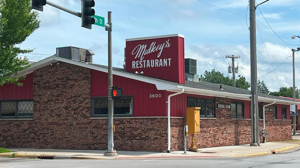 Farewell to Mulkey's - Illinois' most beloved family restaurant closes ...
