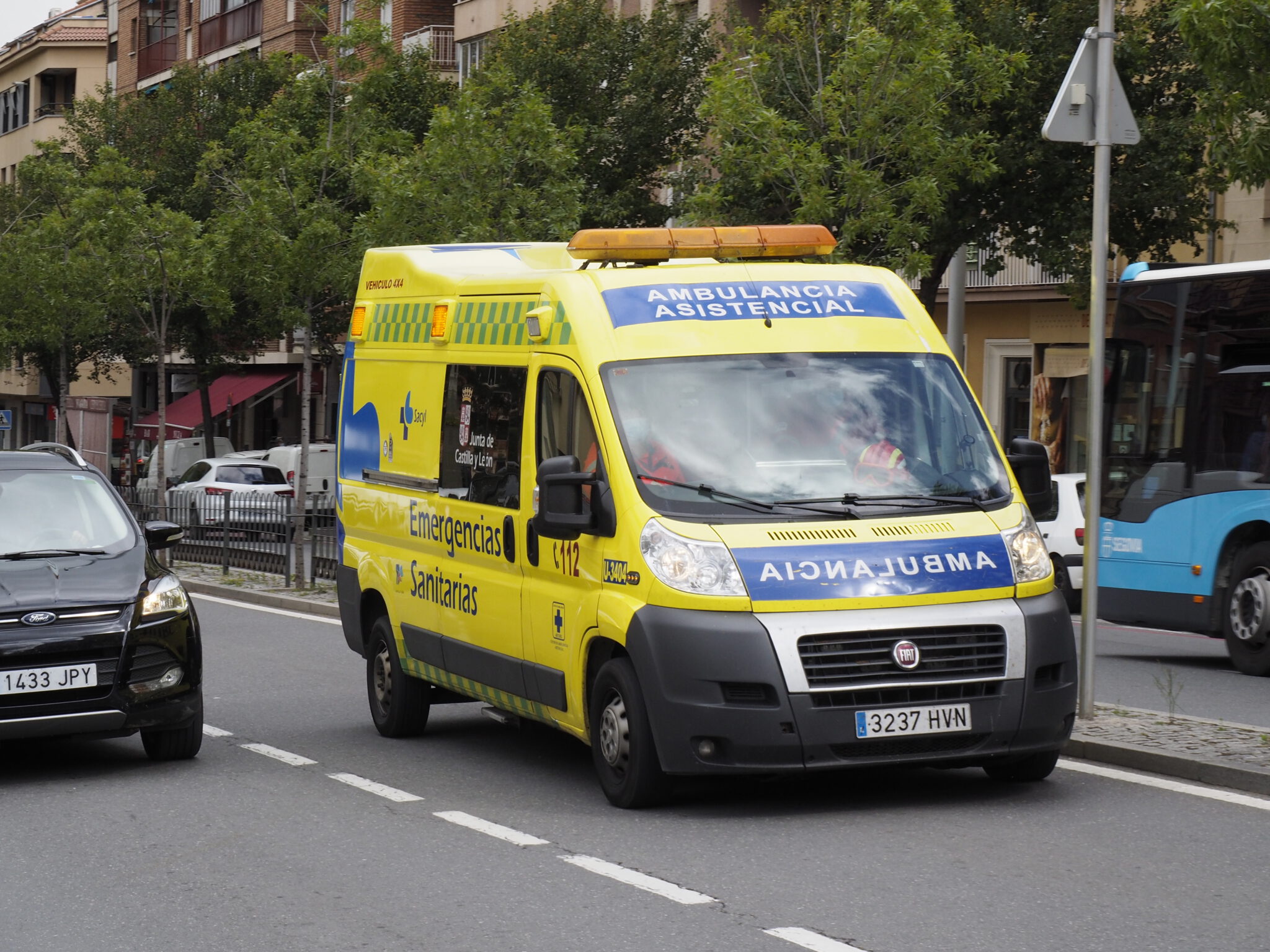 Tres heridos en un accidente en la SG-313 entre un camión y un turismo