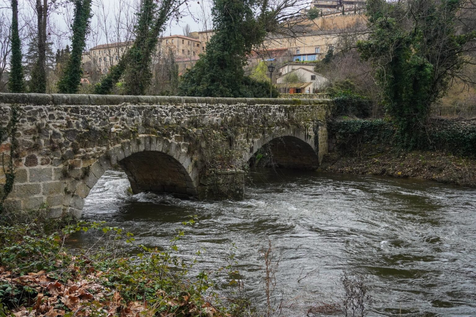 El río Eresma y el Moros mantienen la alerta roja en cuatro puntos de ...