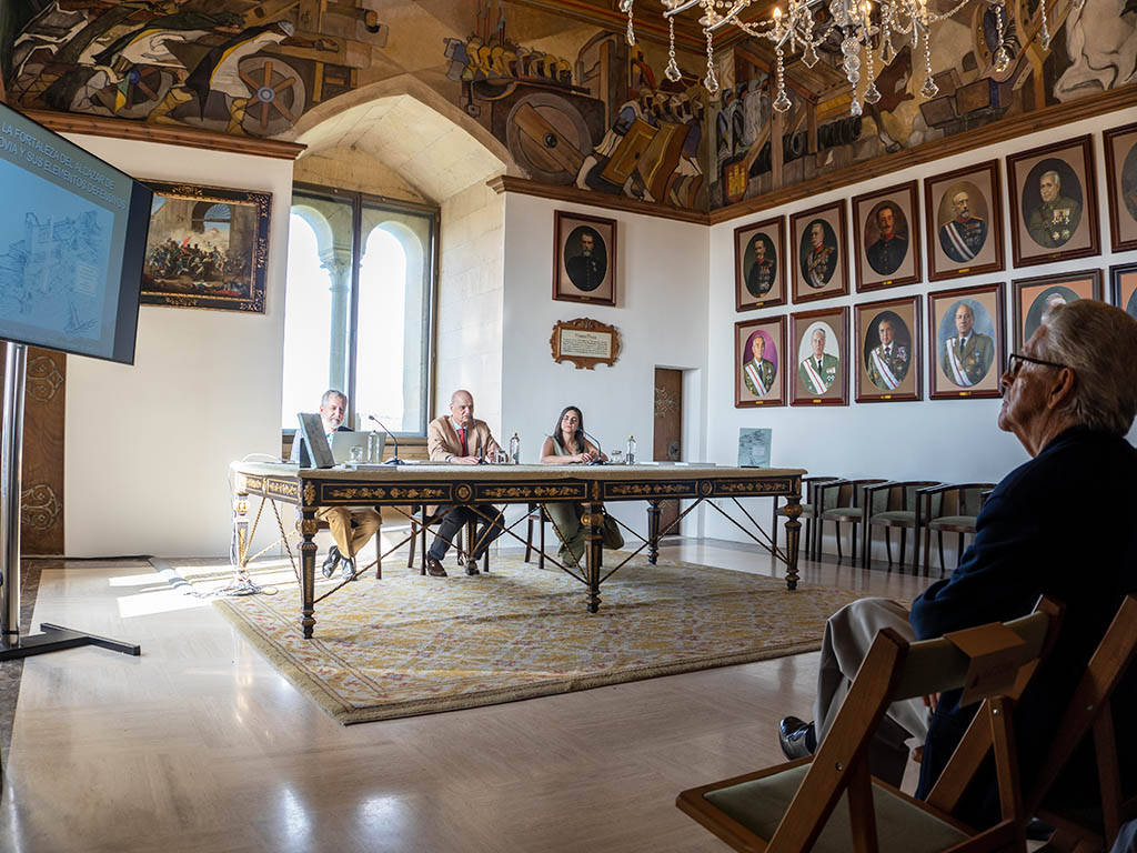 Martínez-Falero presenta 'La fortaleza del Alcázar de Segovia y sus ...