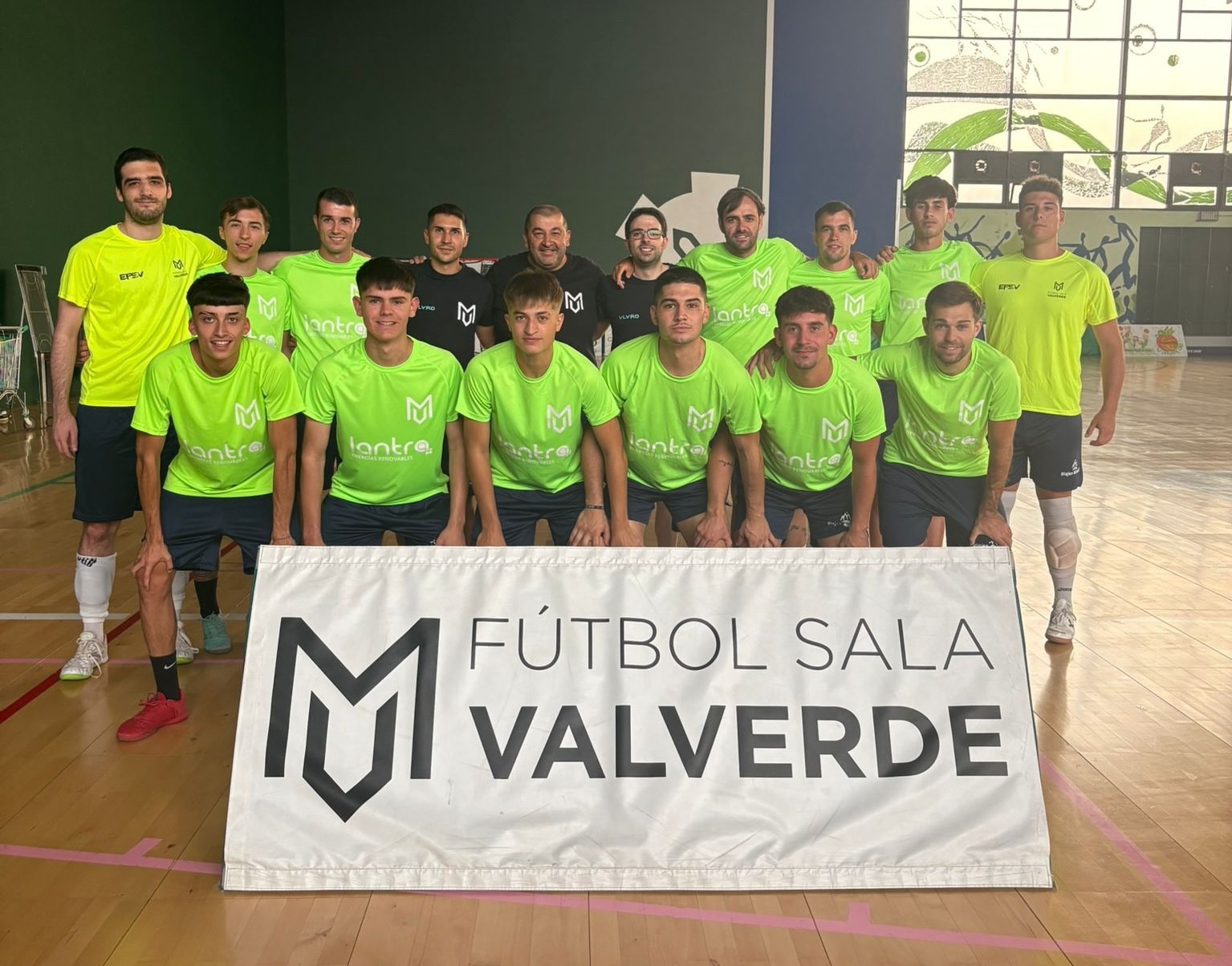 El Valverde Ontex debuta con victoria en su estreno en Tercera División