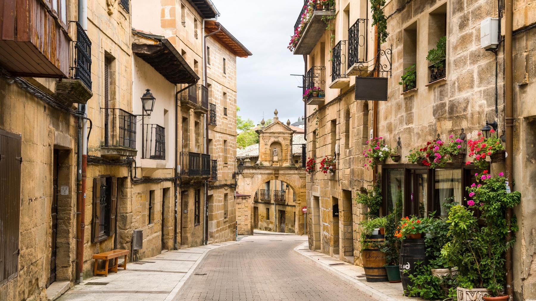 Ni murallas ni castillos: el verdadero atractivo oculto de esta villa ...