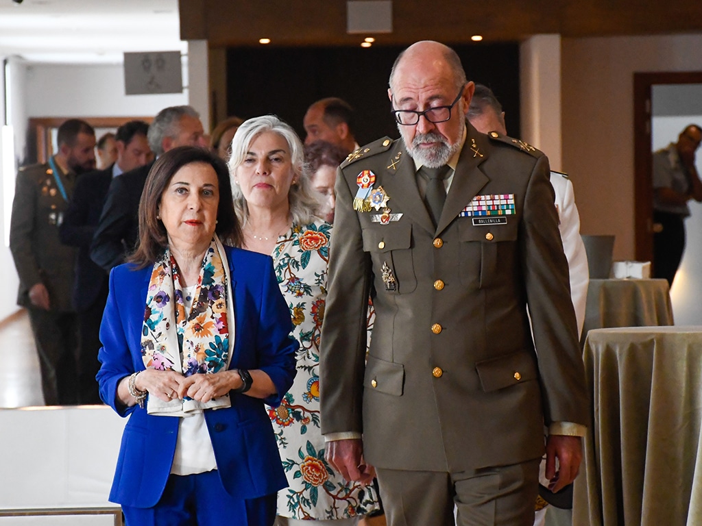 Robles defiende que España no va entrar “nunca” en conflicto sin tener ...